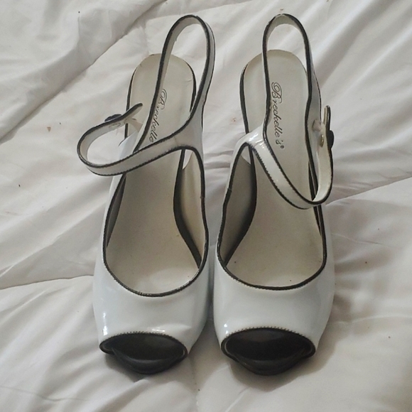 Breckelles | Shoes | Breckelles White With Black Trim Heels Size 6 ...